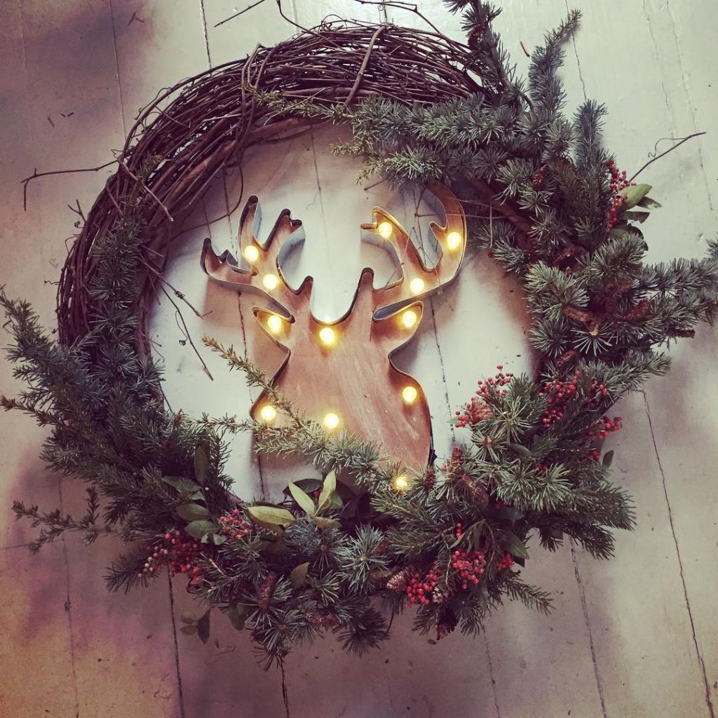20191117 Crafting Night. Modern Grapevine and Evergreen Wreaths ...
